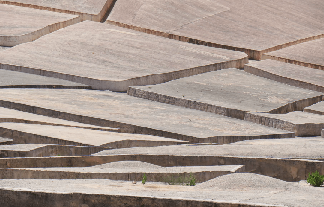 ALBERTO BURRI, GRANDE CRETTO : LAND ART À L’ITALIENNE - Artpassions